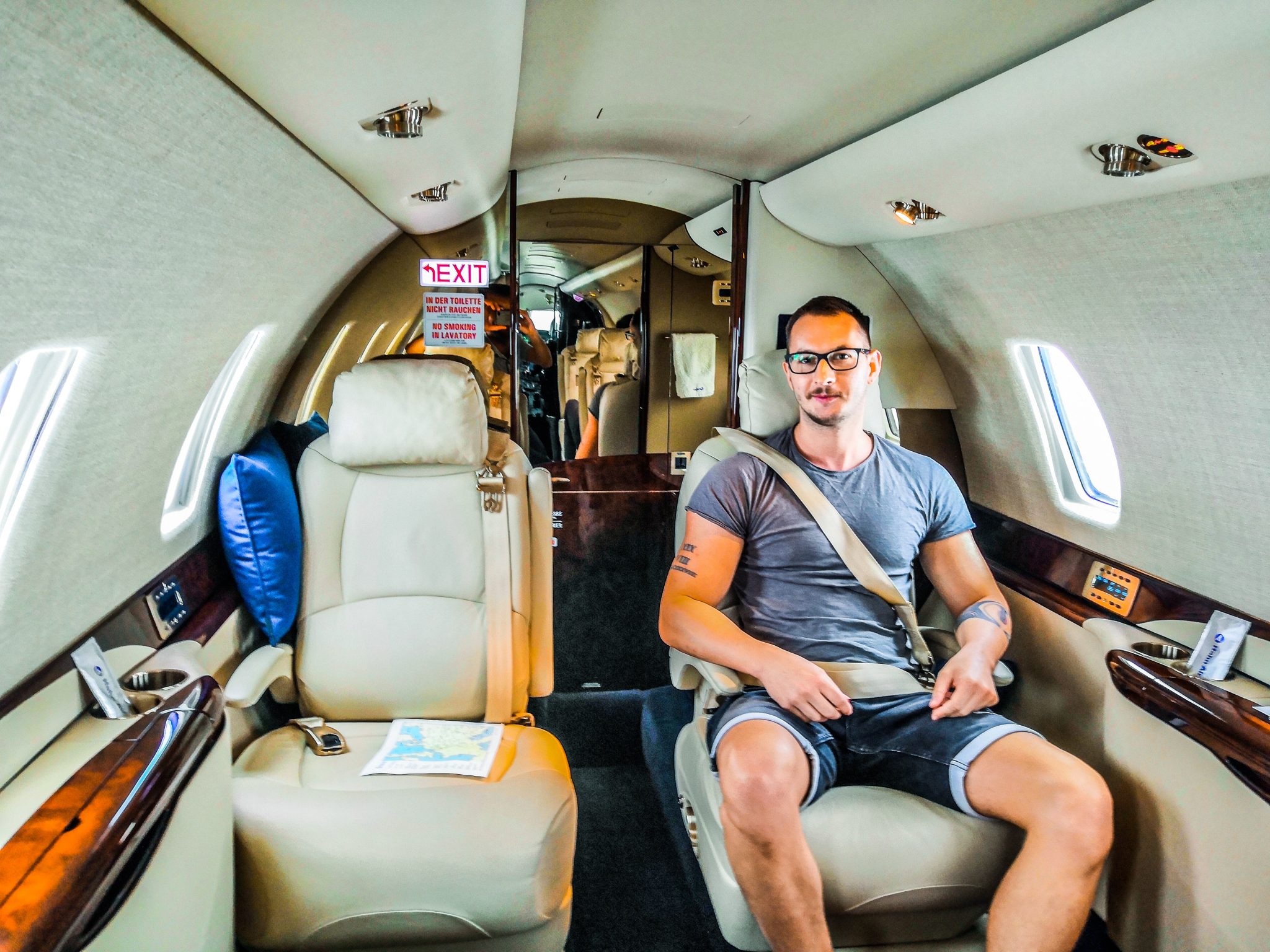 Private Jet Etiquette: Dos and Don’ts for Flying in Style
